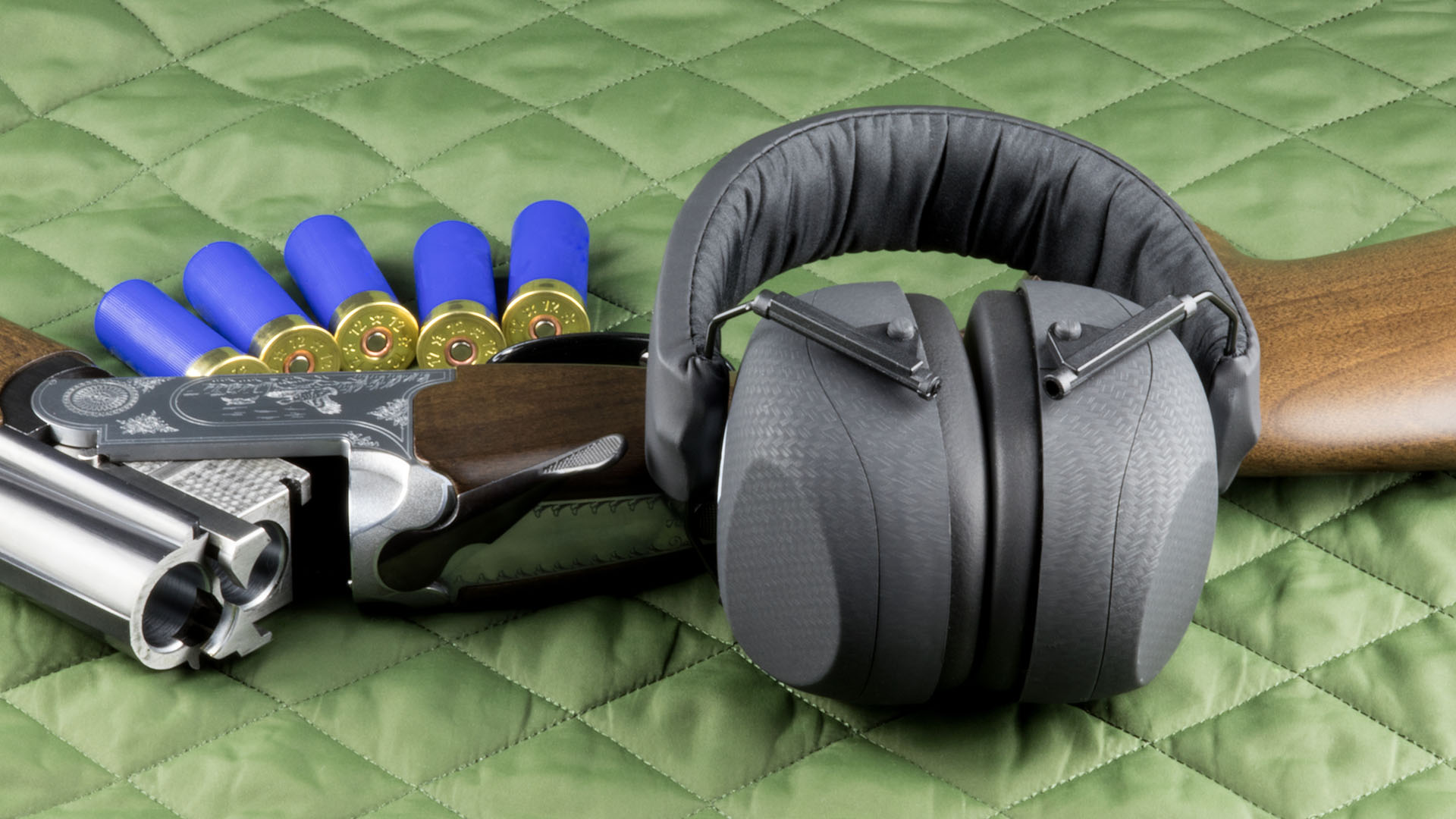 How Do Ear Defenders Work? The Definitive Guide